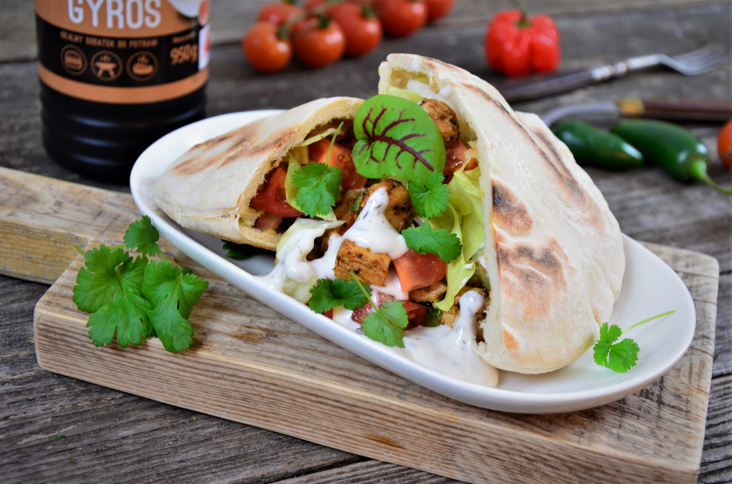 Gyros z kurczaka w chlebku pita | Przepis od Fanex